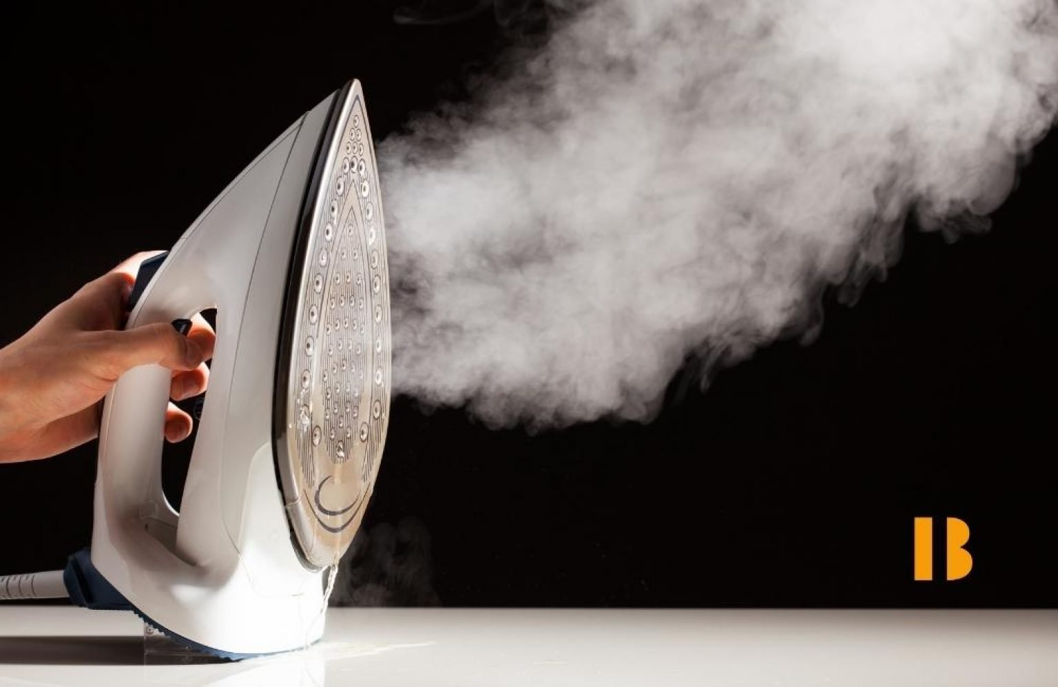 10 BEST Steam Irons in India for Home Use – Buyer’s Guide